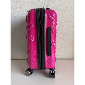 It Luggage | Bags | It Luggage Smooch Kiss Hot Pink Hardside Suitcase ...